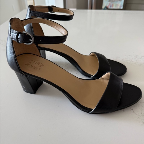 Naturalizer | Shoes | Naturalizer Black Womens Heels Size 2w | Poshmark